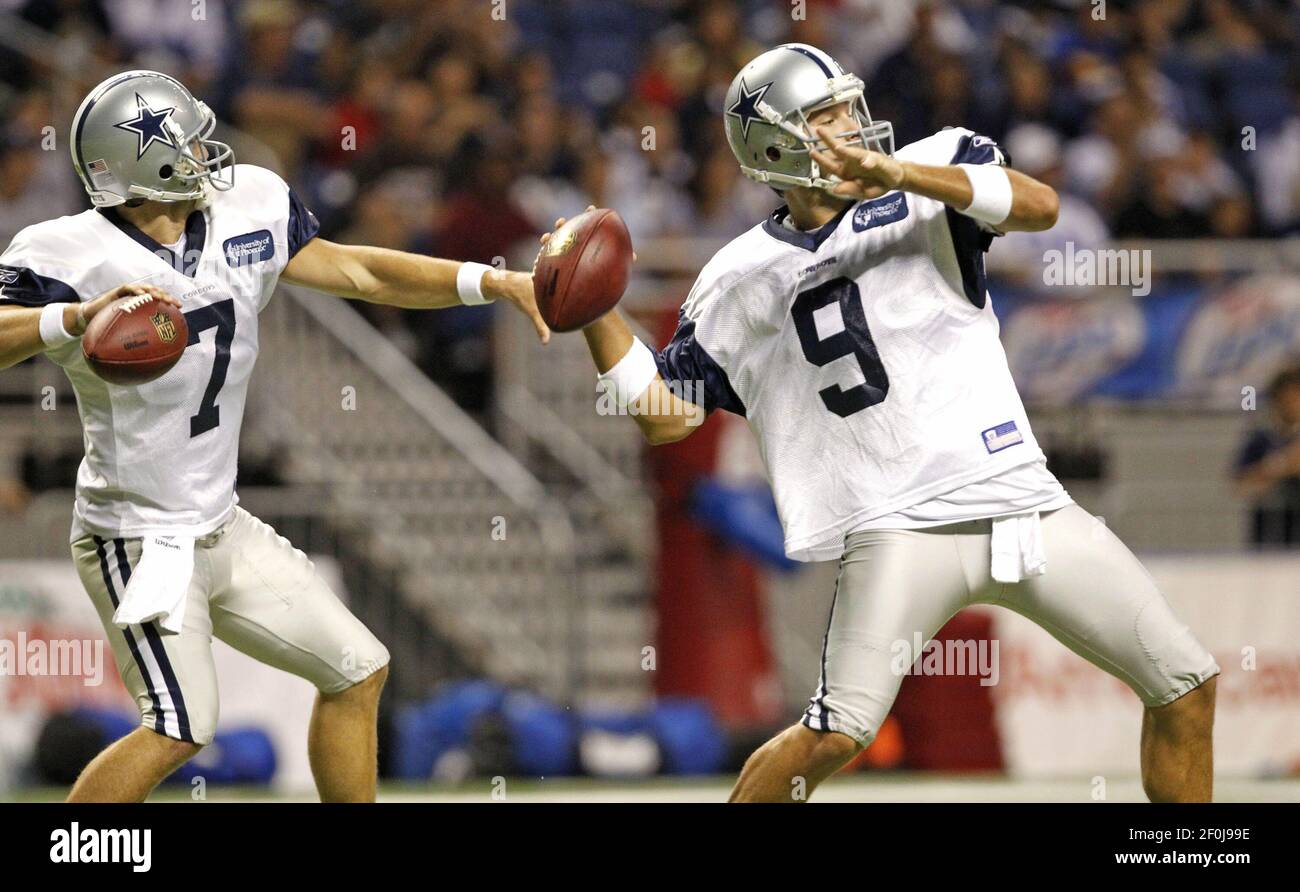 Dallas Cowboys quarterbacks Stephen McGhee (7) and Tony Romo (9) throw ...