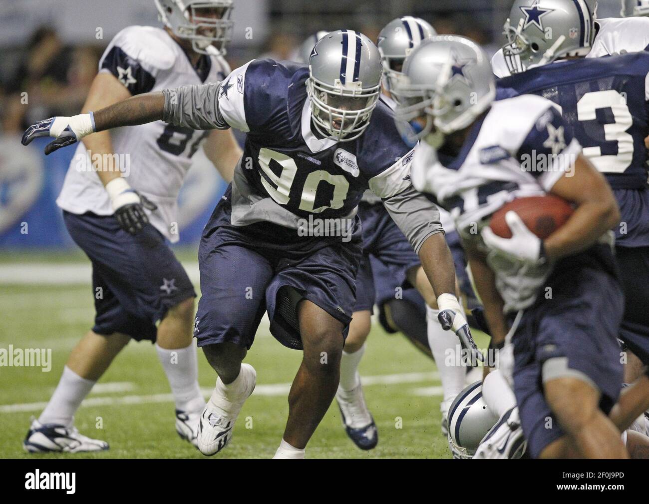Jay Ratliff (90) pursues the ball carrier as the Dallas Cowboys ...
