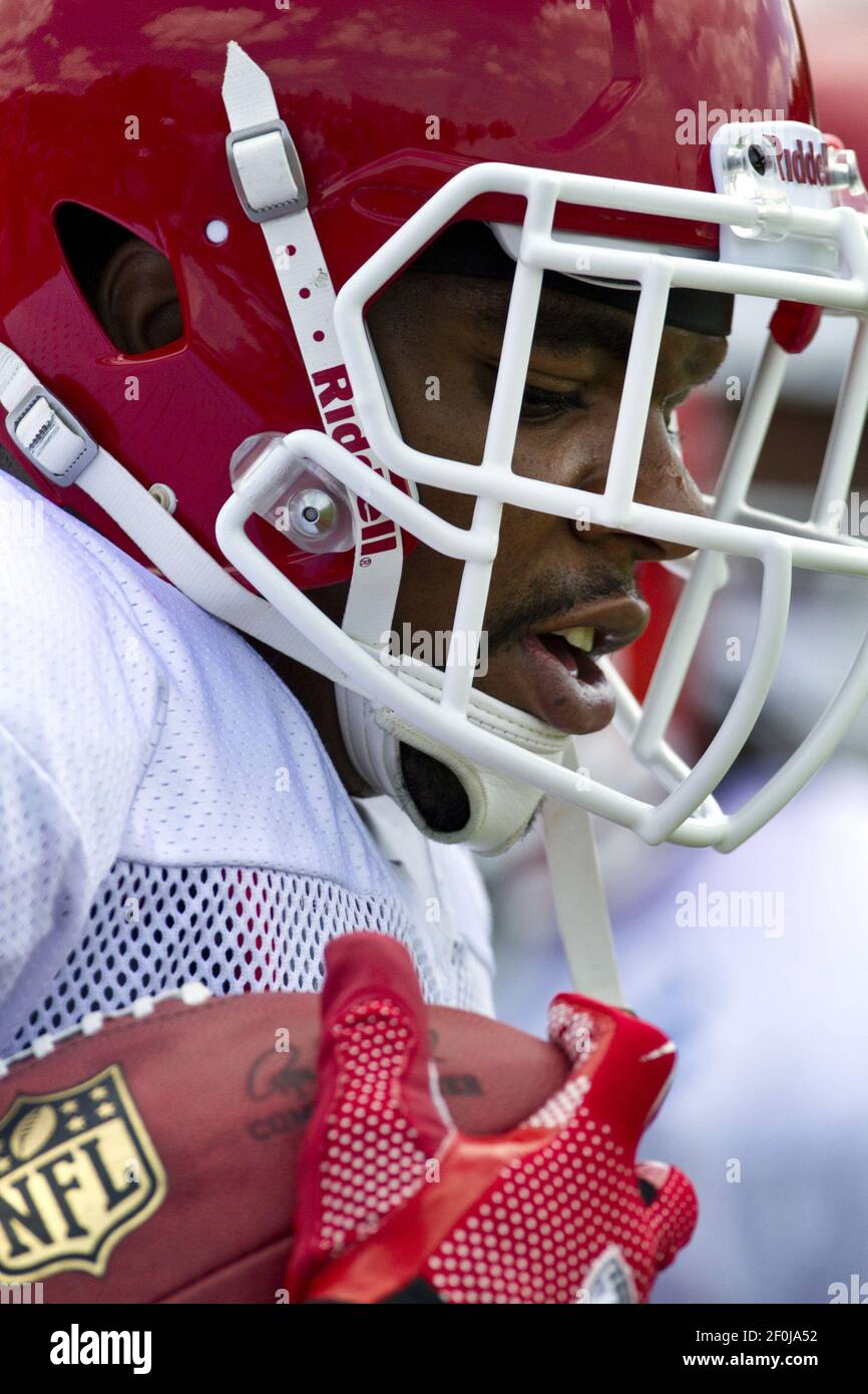 Kansas City Chiefs running back Tim Castille completes a drill during ...