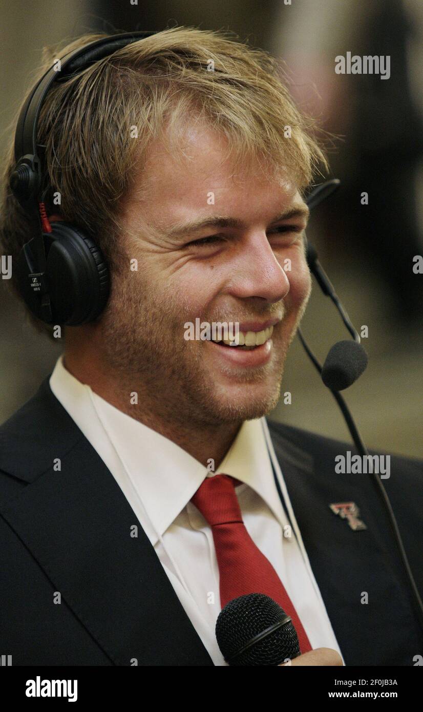 Texas Tech University quarterback Taylor Potts conducts an interview ...