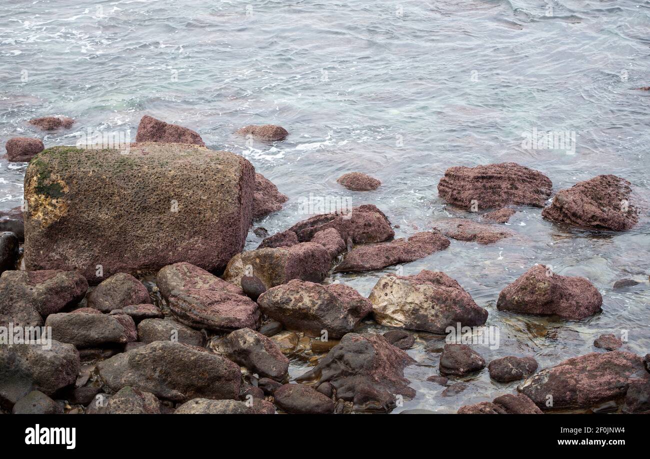 Water coming out of rocks hi-res stock photography and images - Alamy