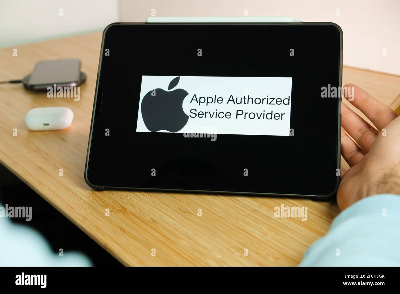 Authorized service hi-res stock photography and images - Alamy