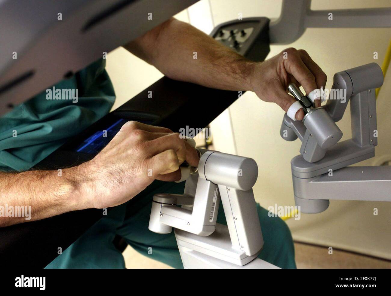 With precision hand movements, Dr. Mark Dylewski, a thoracic surgeon ...