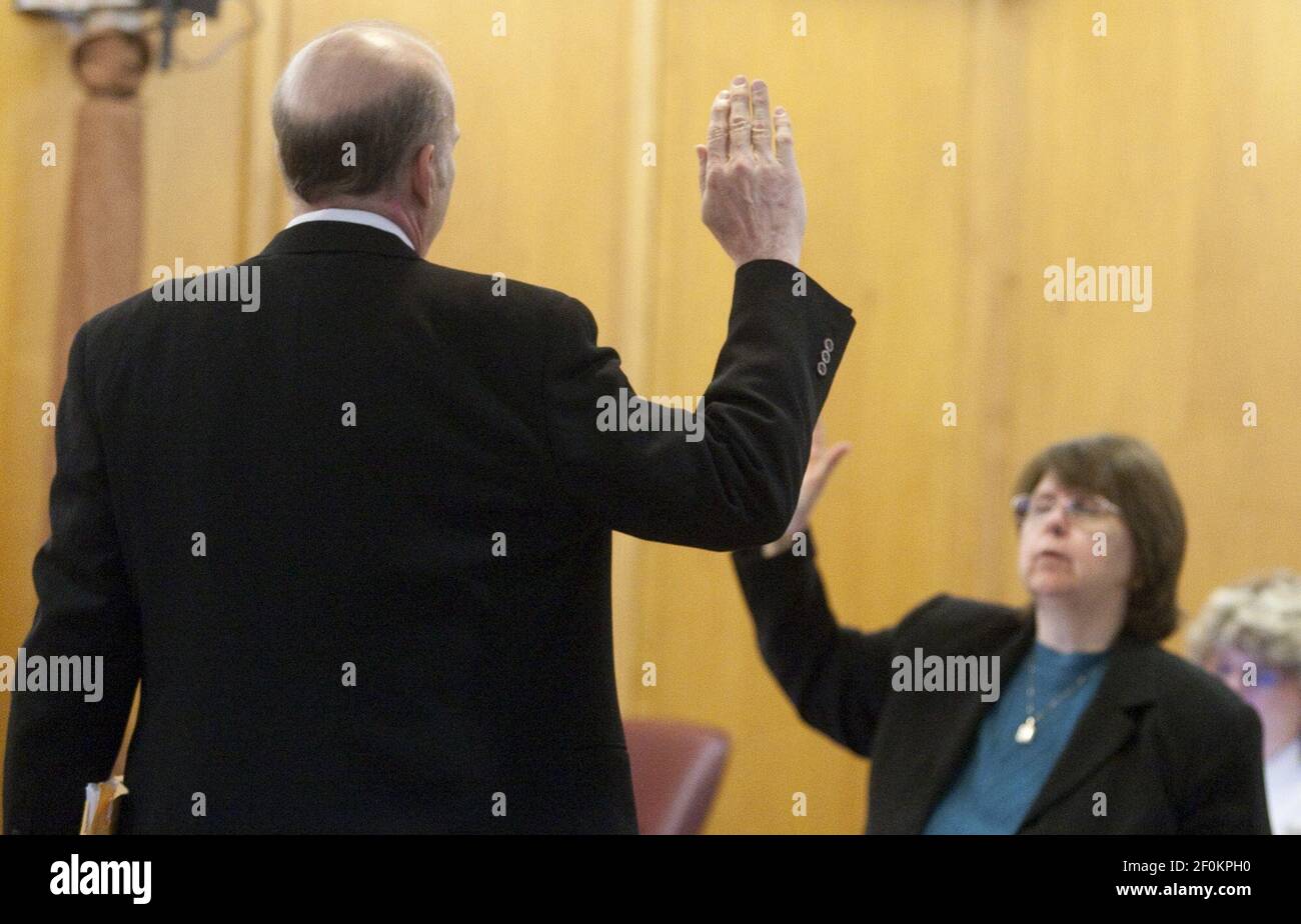 Scott Roeder, left, swears an oath before testifying in his own defense ...