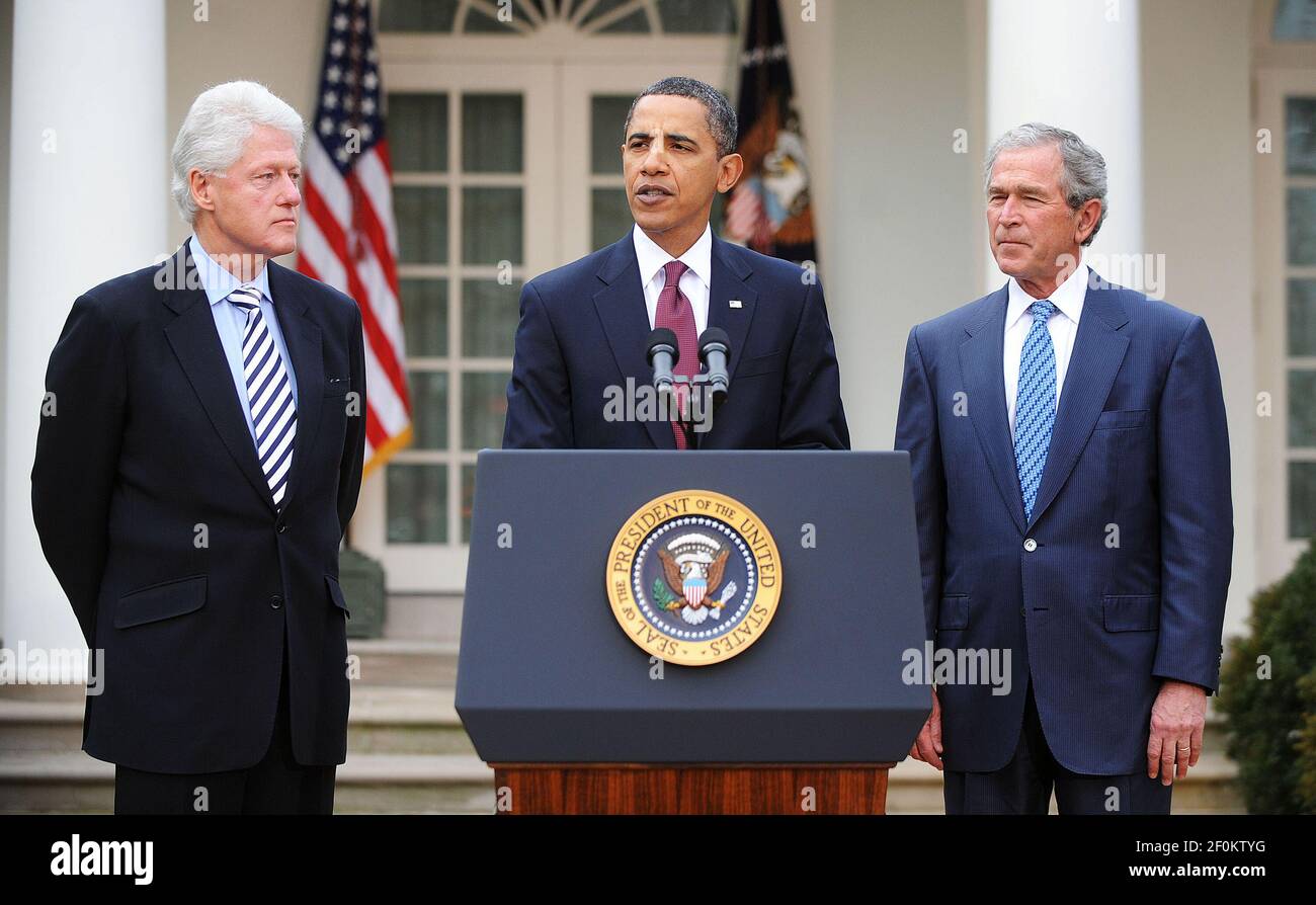 President Barack Obama, flanked by former Presidents George W. Bush ...