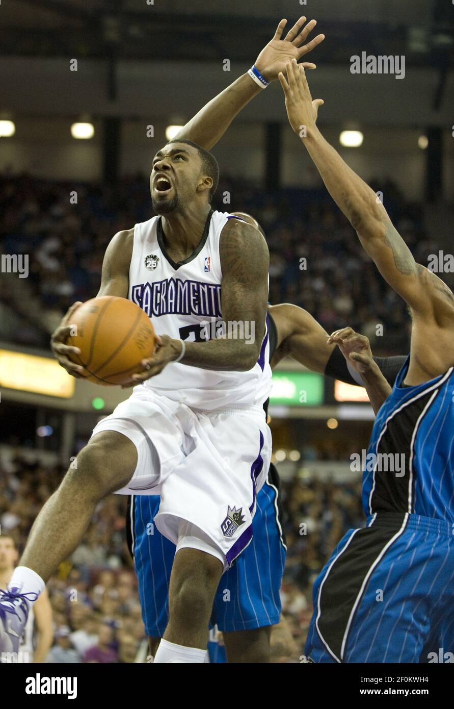 The Sacramento Kings' Donte Greene splits the Orlando Magic defense in ...