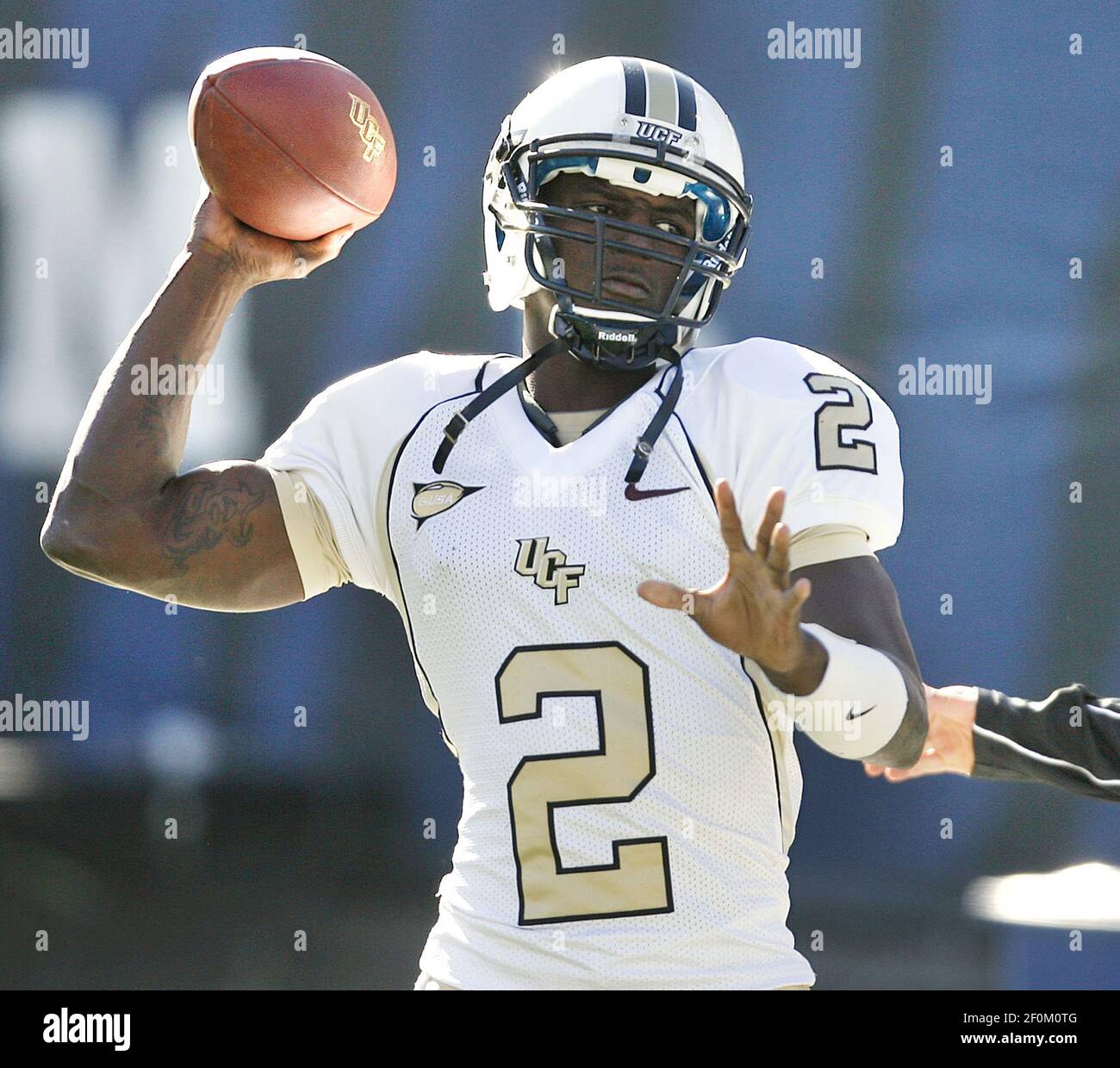 Central Florida quarterback Jeff Godfrey warms up before the start of ...