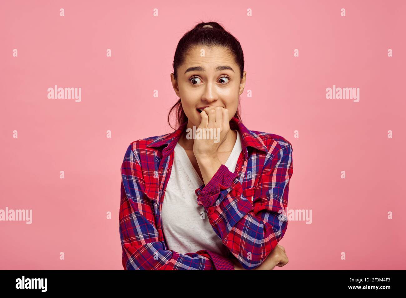 Scared woman portrait hi-res stock photography and images - Alamy