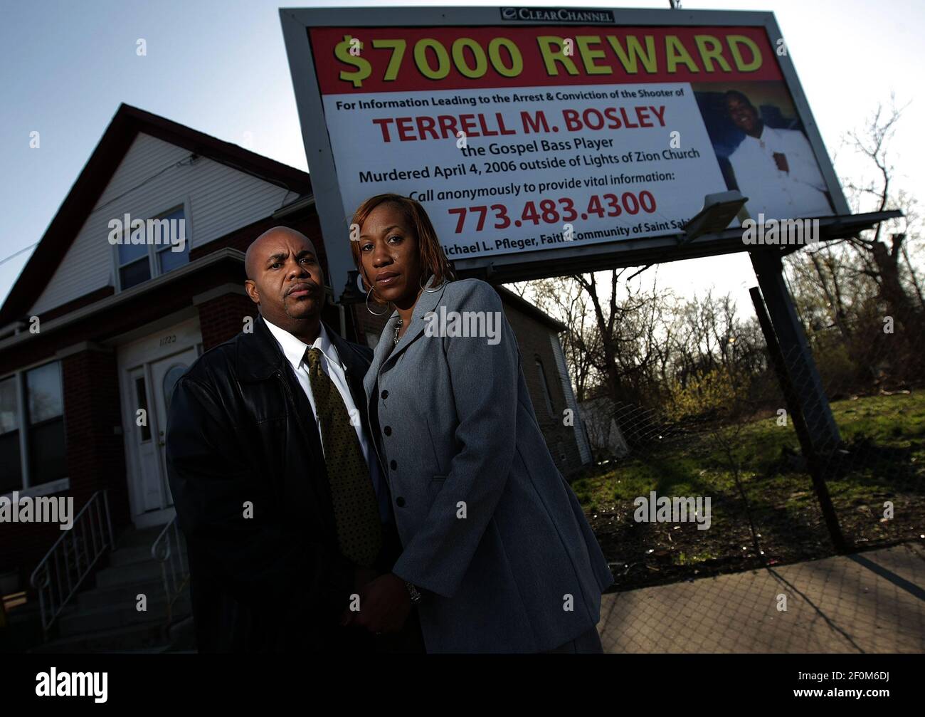 Tom Bosley and his wife Pamela Montgomery-Bosley stand at 117th Place ...