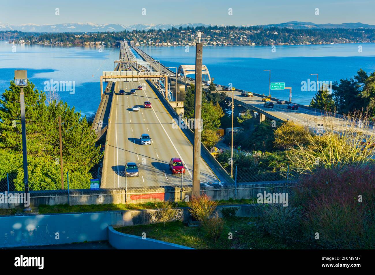 Floating bridges cross Lake Washington in Seattle Stock Photo - Alamy