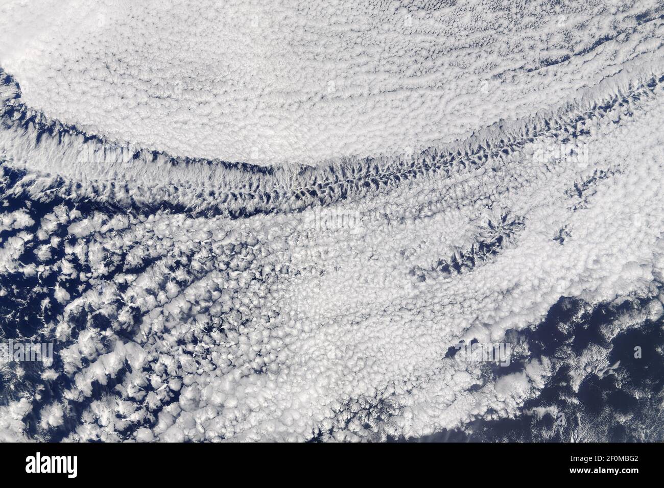 Meteorologists break convective clouds into two main groups: closed ...
