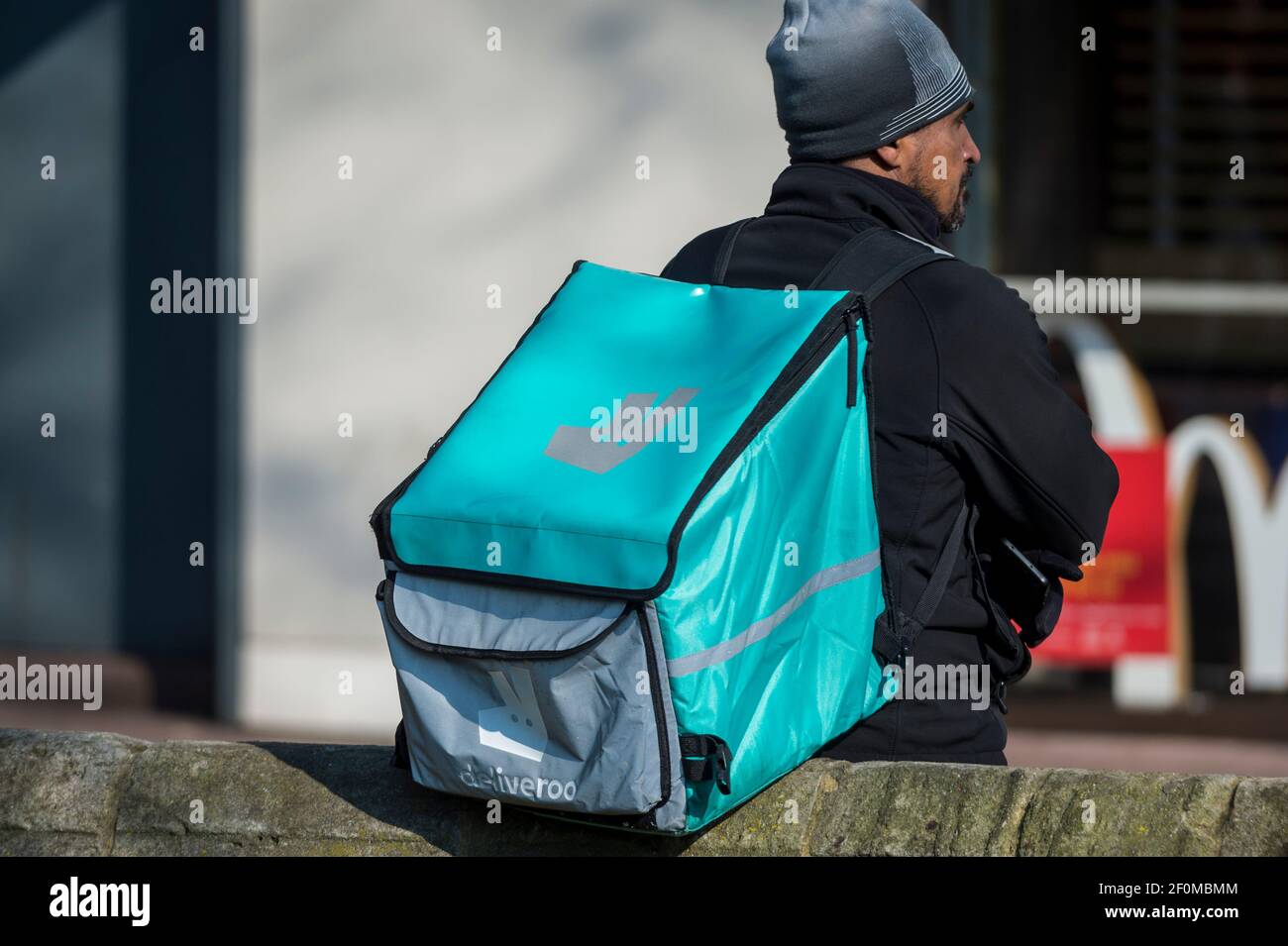 Deliveroo delivery house hi-res stock photography and images - Alamy