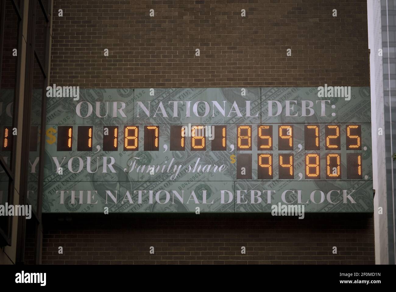 National debt clock nyc High Resolution Stock Photography and Images ...