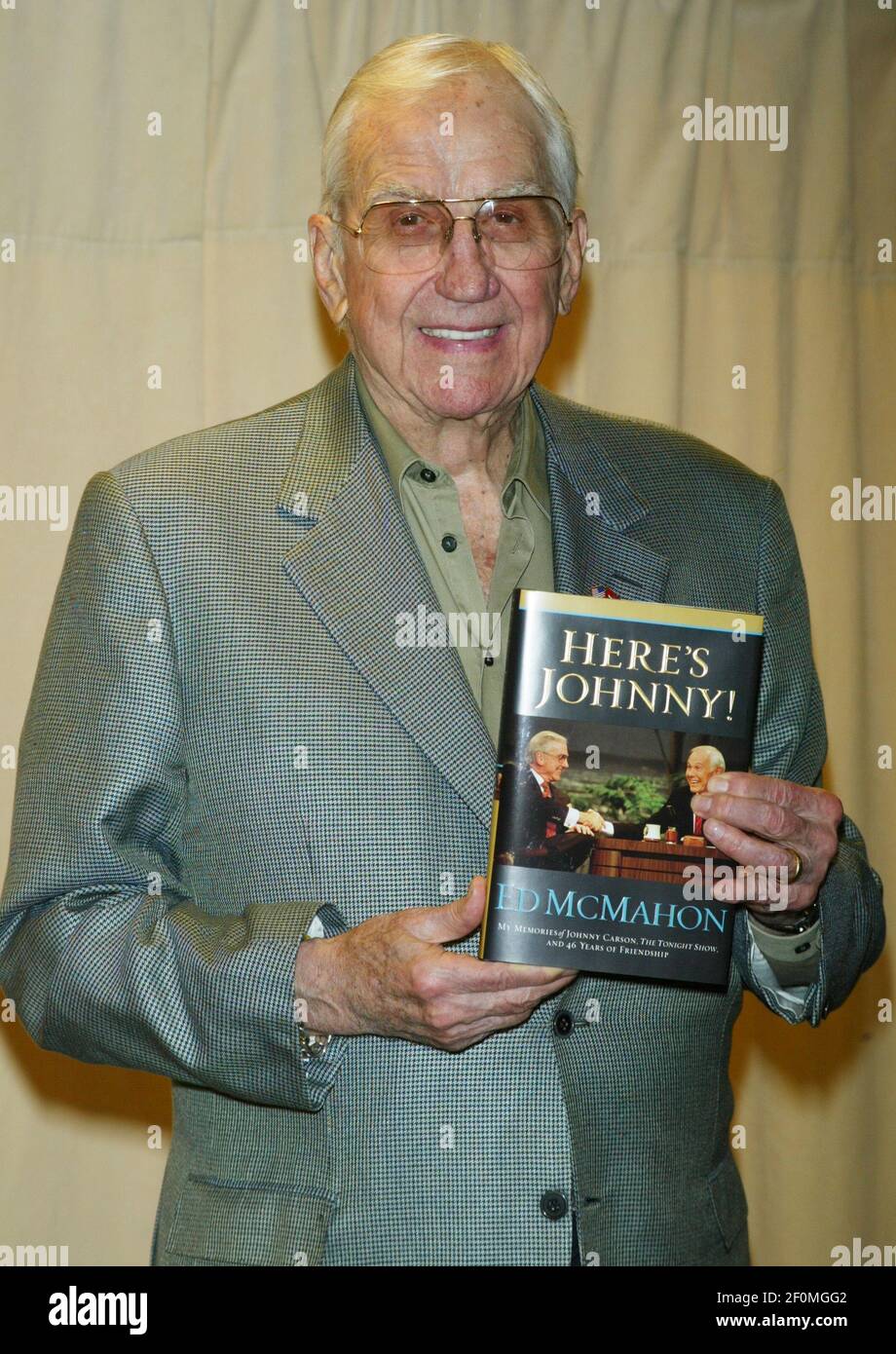 Ed McMahon signs copies of his new book "Here's Johnny!" at Barnes ...