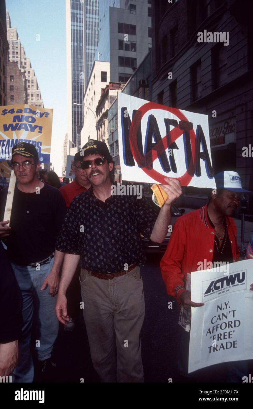 Union members protest NAFTA (North American Free Trade Agreement) in ...