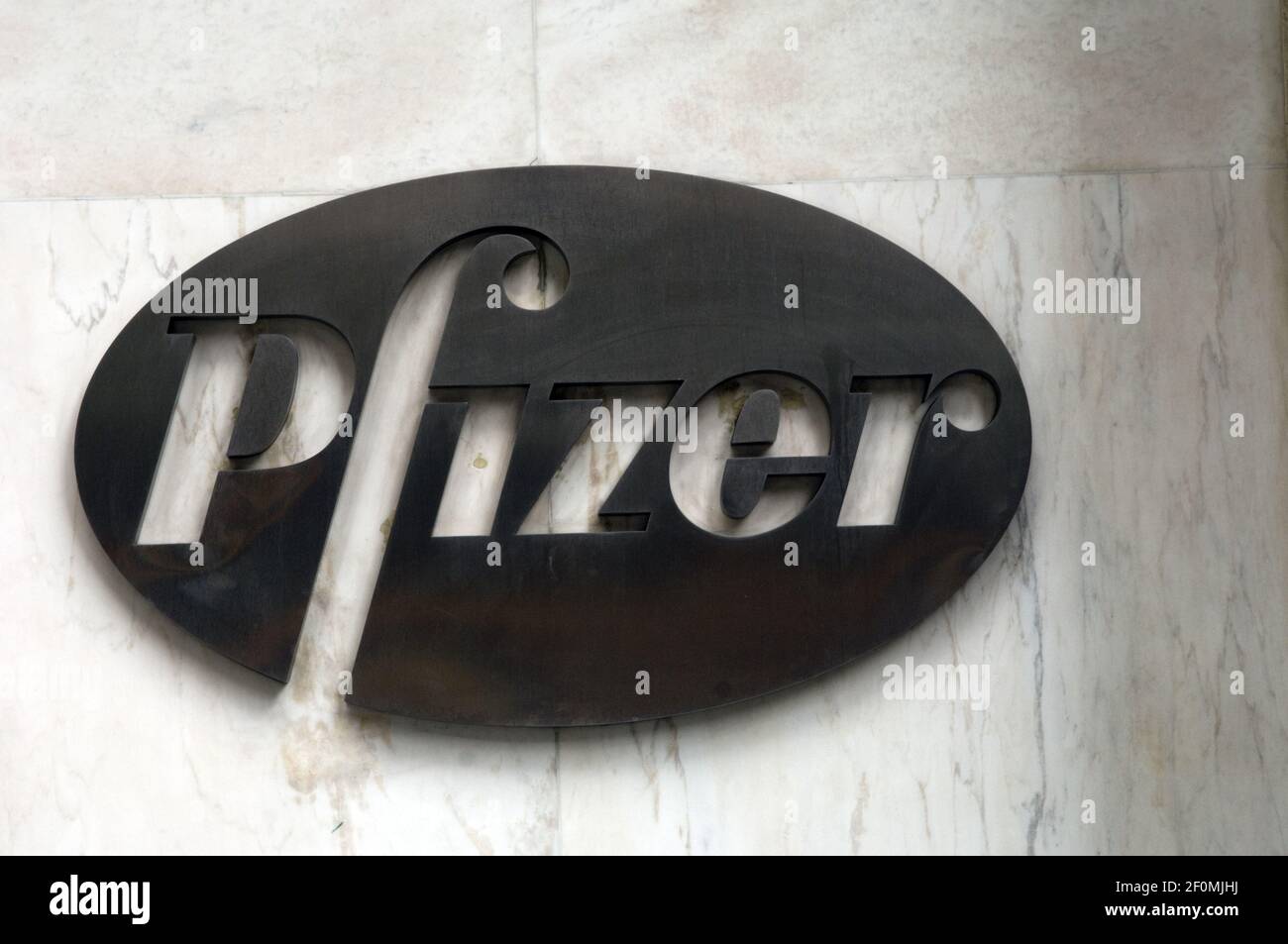 Pfizer World Headquarters in midtown in New York on Wednesday, April 8 ...