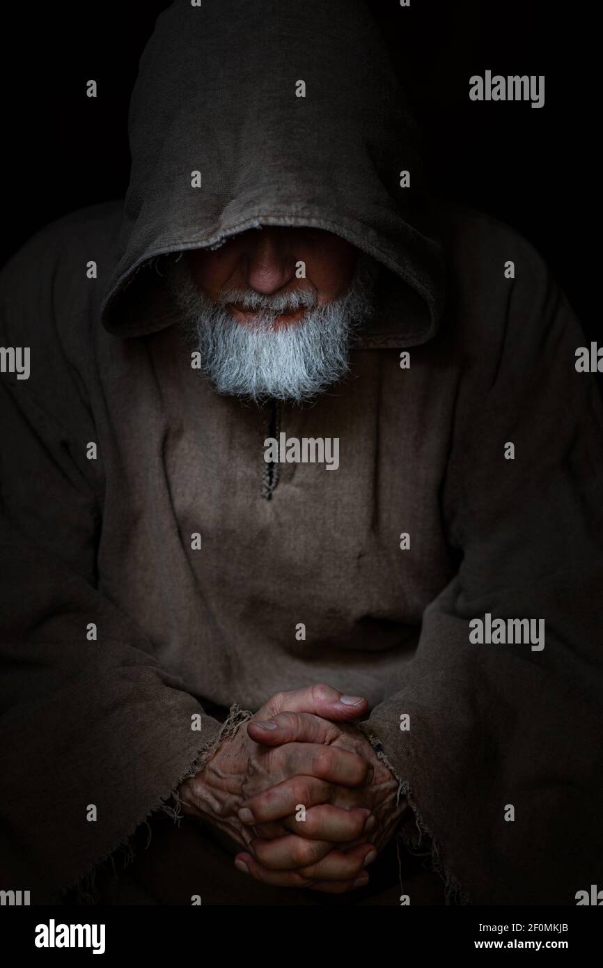 Monk middle ages hi-res stock photography and images - Alamy