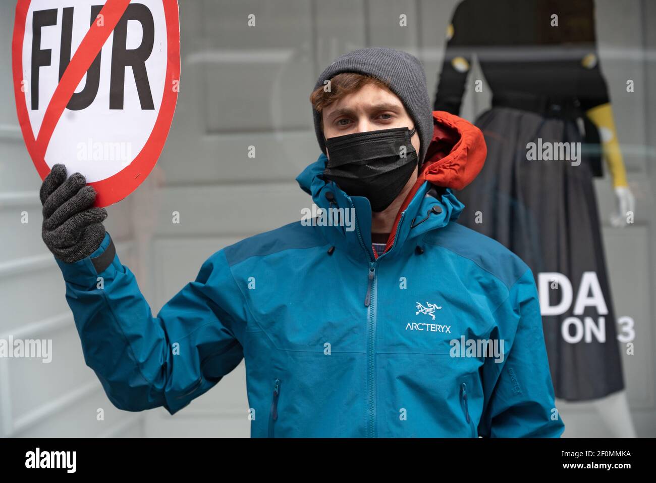 Canada goose protest new york hi-res stock photography and images - Alamy