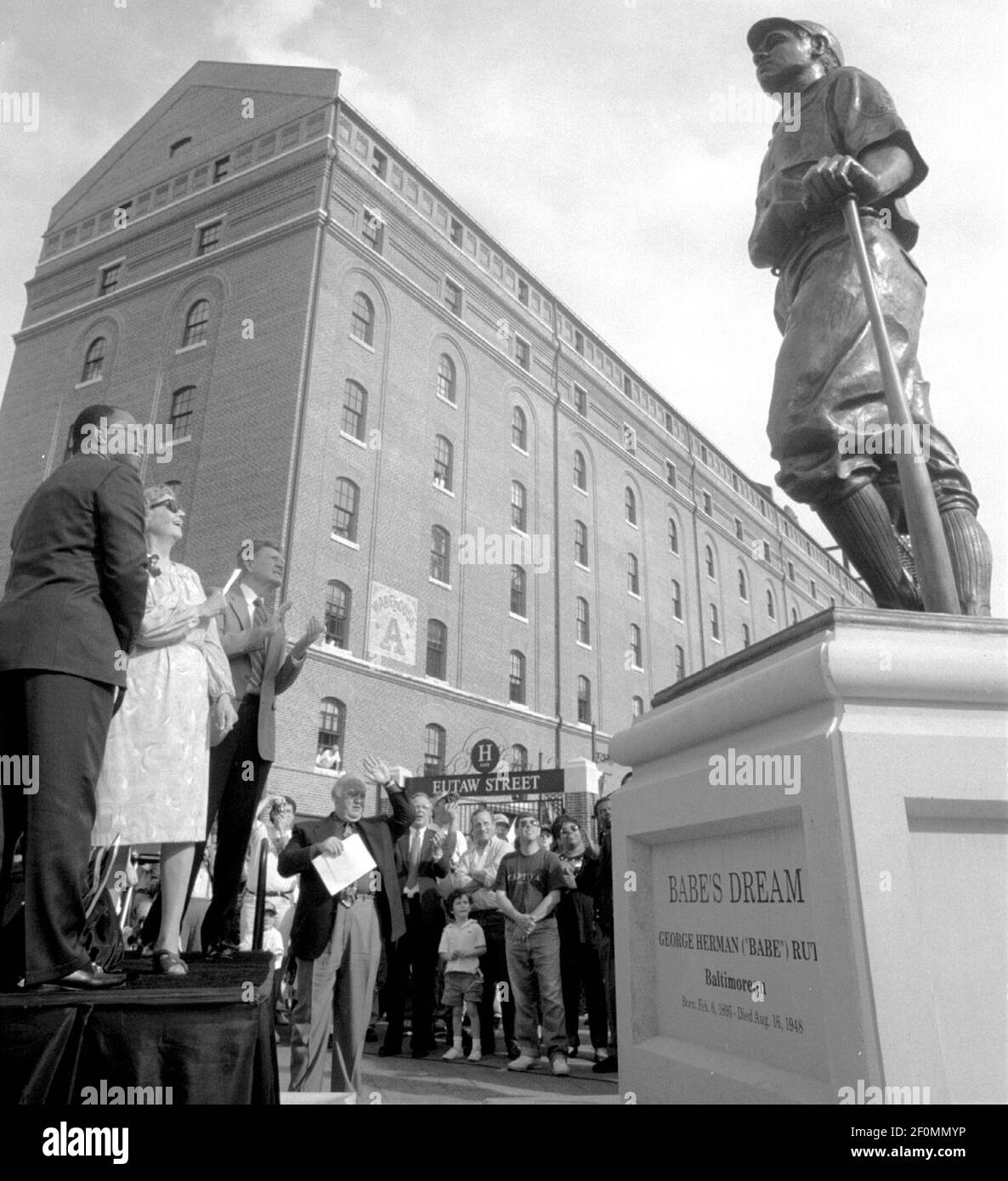 Mayor Kurt Schmoke, Julia Ruth Stevens and John Steadman help unveil ...