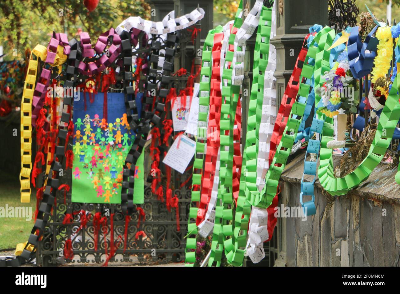 Hundreds of paper-chains made by children and schools of the city to ...
