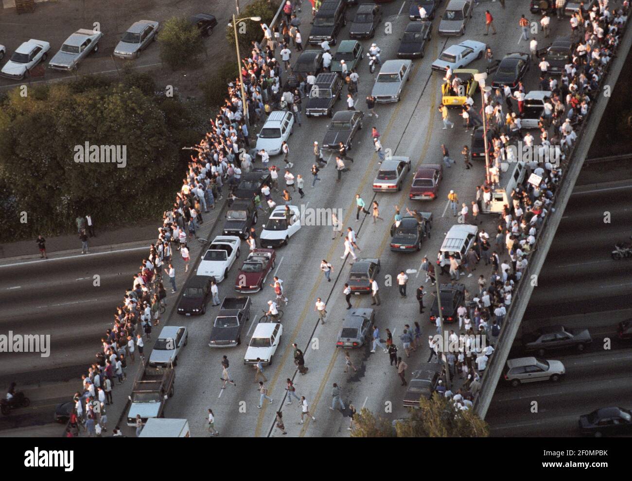 Los angeles freeway police chase hi-res stock photography and images ...