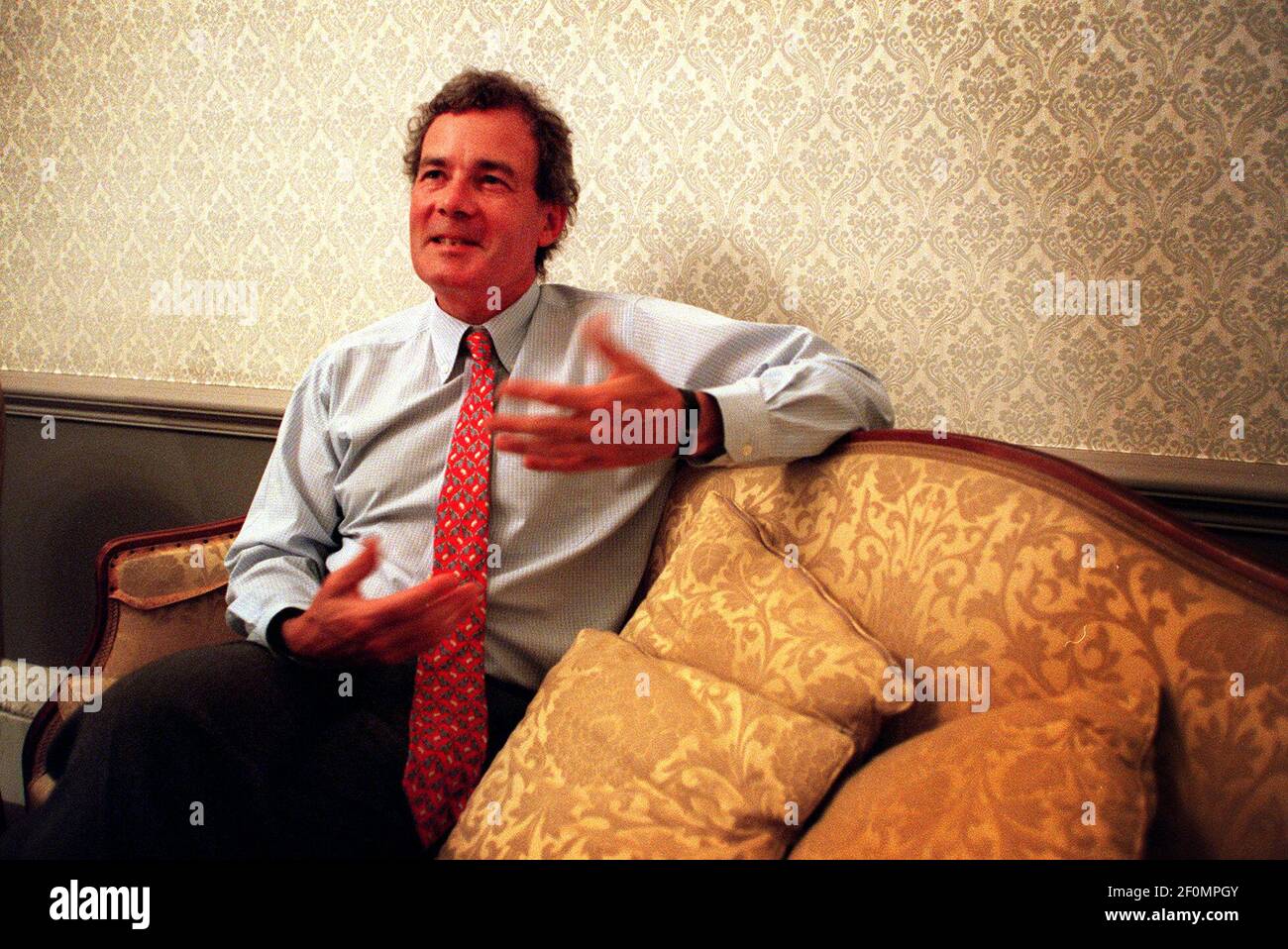 ALEX ALLEN JANUARY 2000 THE NEW GOVERNMENT e.ENVOY. AT THE CABINATE ...