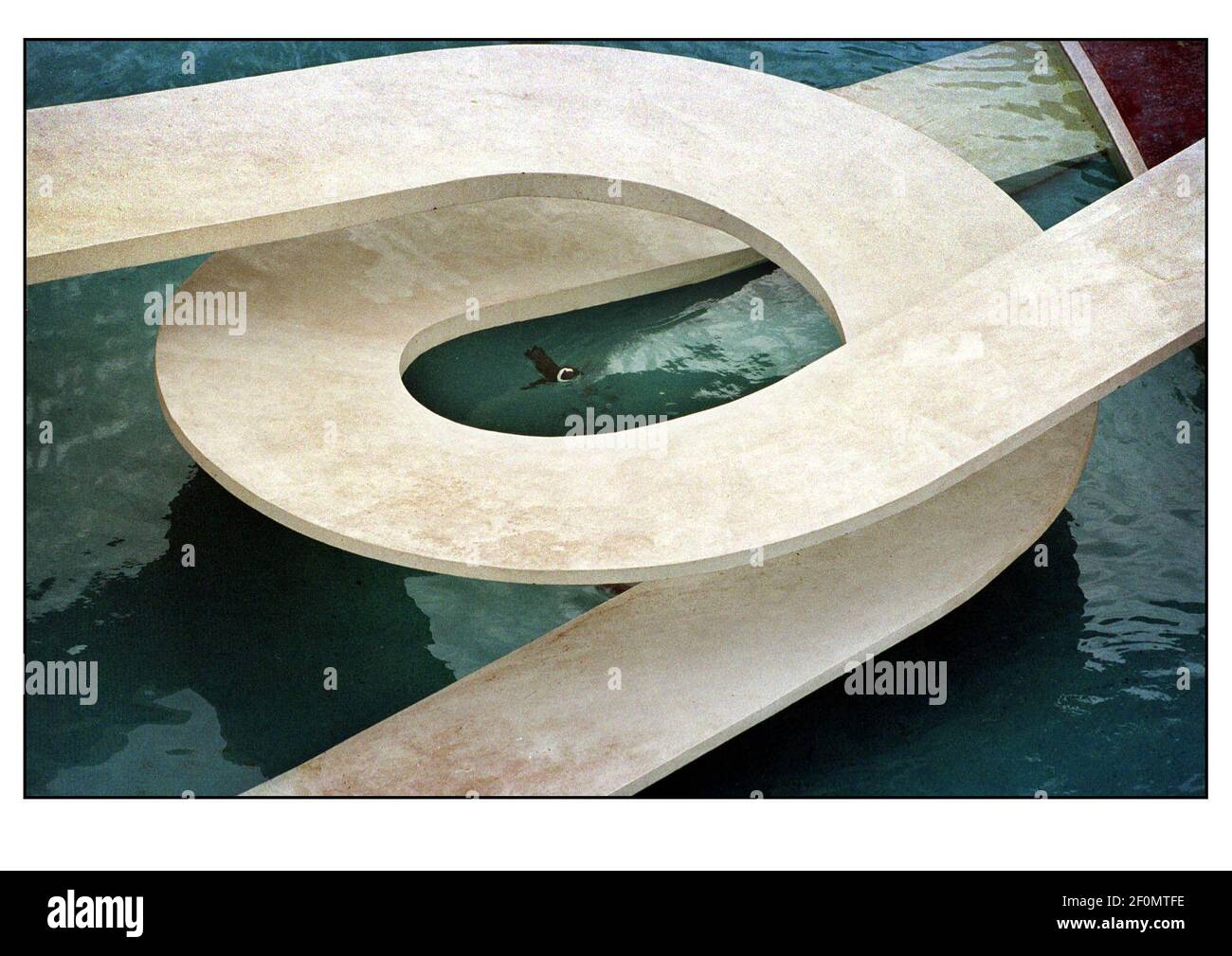 London zoo penguin building hi-res stock photography and images - Alamy