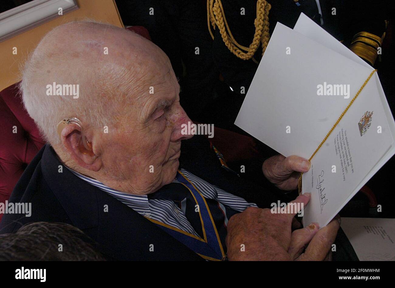 Card from the queen hi-res stock photography and images - Alamy