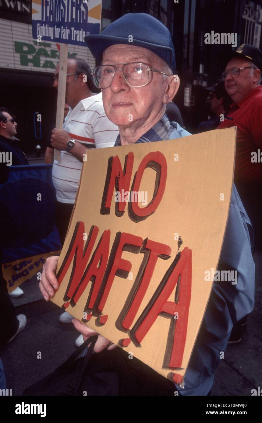 Union members protest NAFTA (North American Free Trade Agreement) in ...