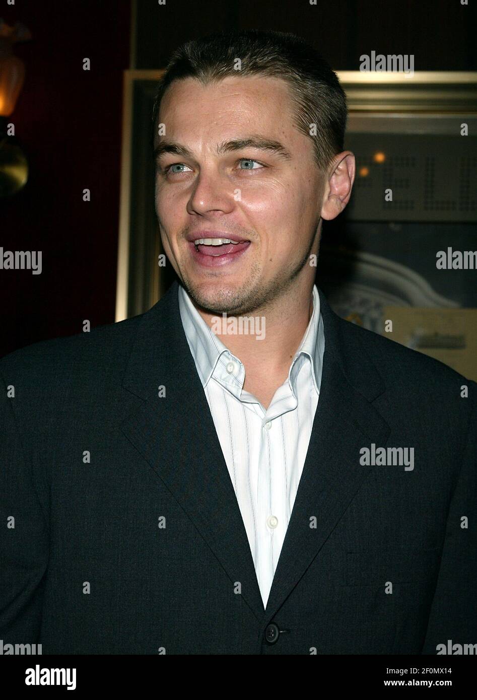Leonardo DiCaprio arrives for the premiere of "No Direction Home: Bob ...