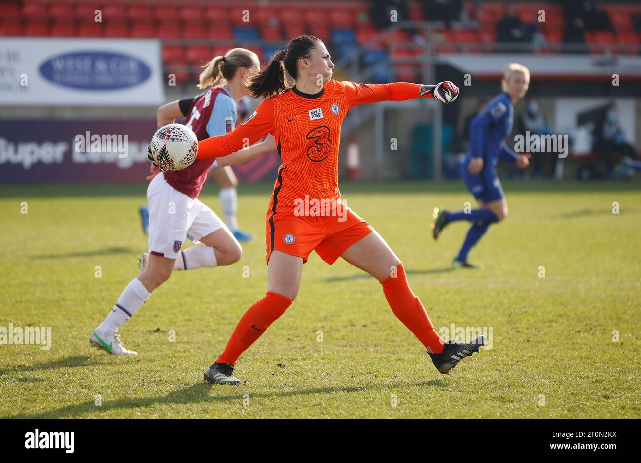 The chigwell construction stadium hi-res stock photography and images ...