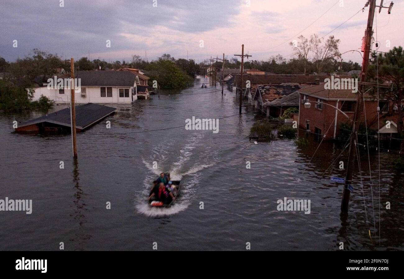 29 August 2005 - New Orleans, LA - Hurricane Katrina hits New Orleans ...
