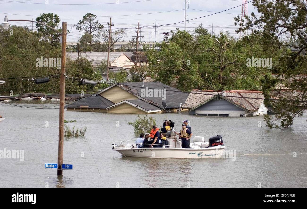 29 August 2005 - New Orleans, LA - Hurricane Katrina hits New Orleans ...