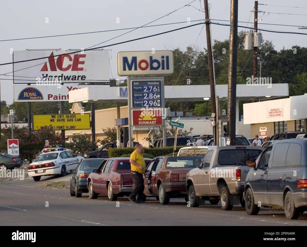 22 Sept 2005 - Houston, TX - Hurricane Rita, Houston, Texas. police ...