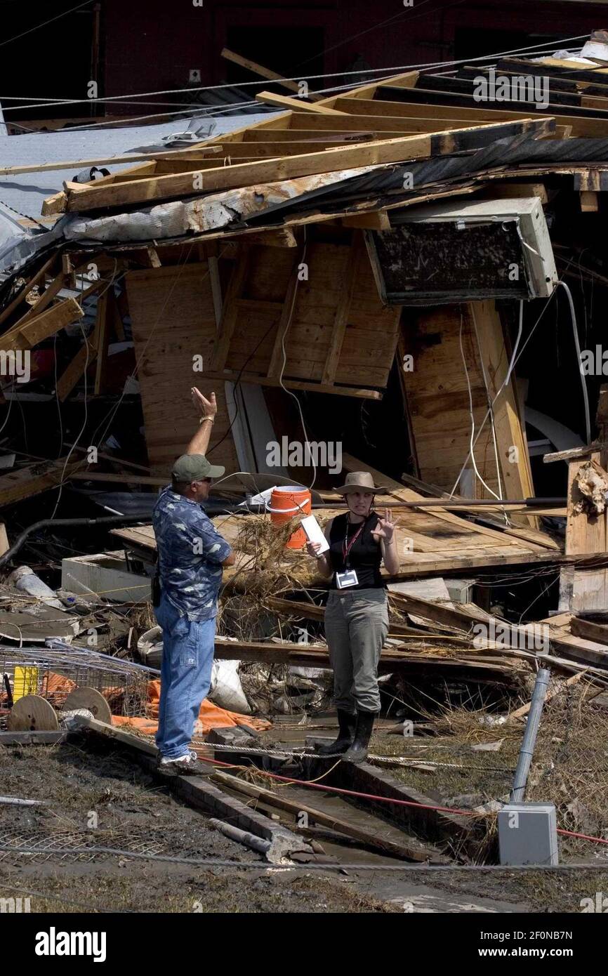 25 Sept 2005 - Lake Calcasieu, LA - Hurricane Rita aftermath, Cameron ...