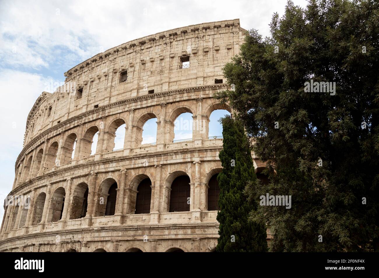 Building colosseum in rome close hi-res stock photography and images ...