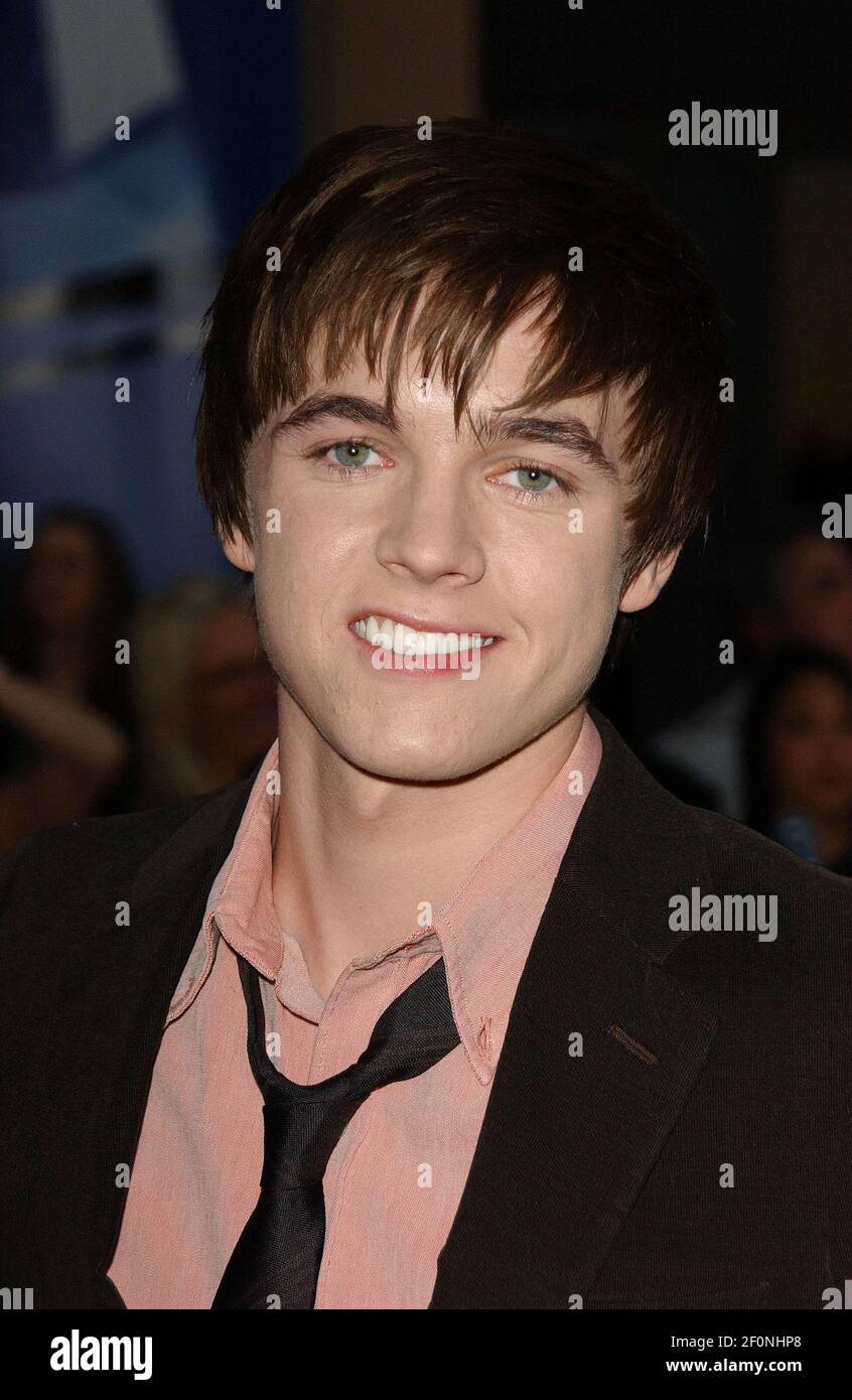 22 November 2005 - Hollywood, California - Jesse McCartney. 33rd Annual ...