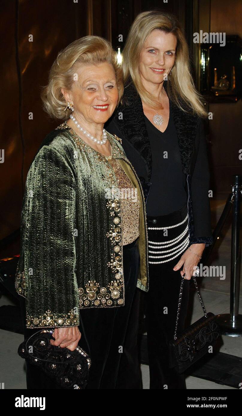 11 January 2006 - Beverly Hills, California - Barbara Davis and ...