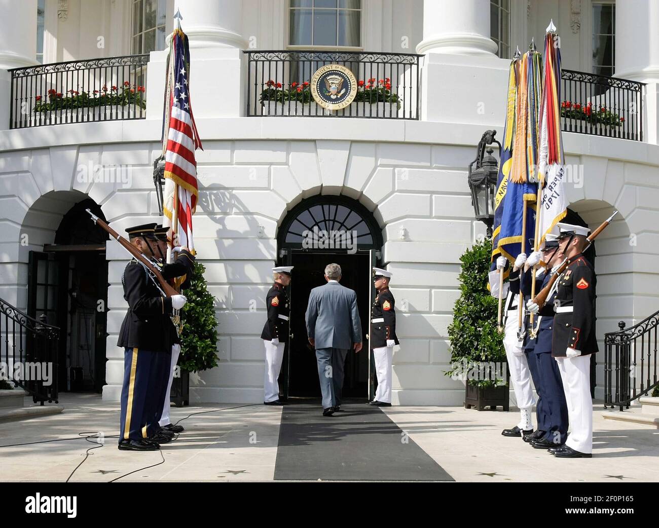 24 April 2008 - Washington, DC - U.S. President George W. Bush returns ...