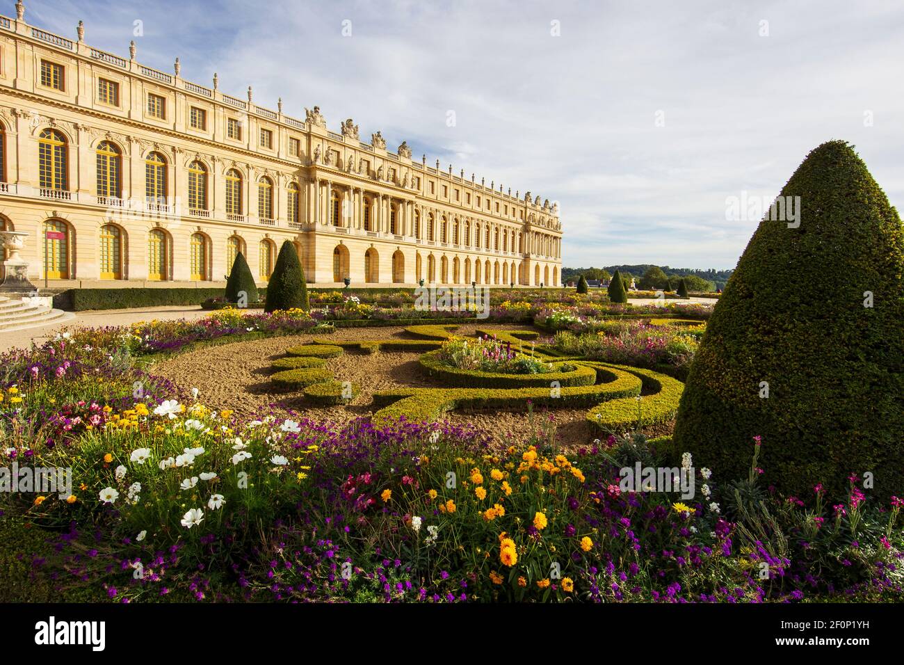 Versailles building hi-res stock photography and images - Alamy