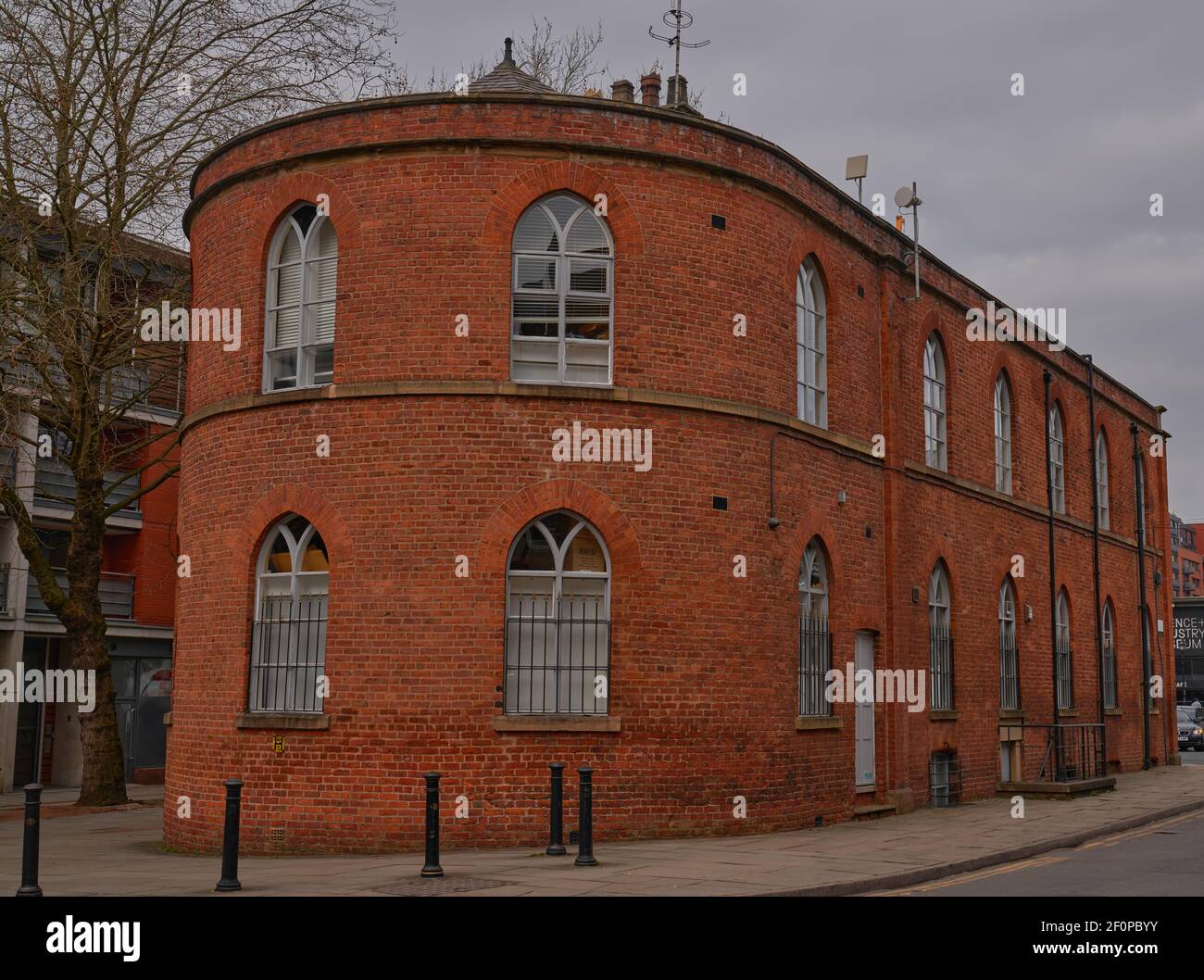 Rounded long bricks hi-res stock photography and images - Alamy