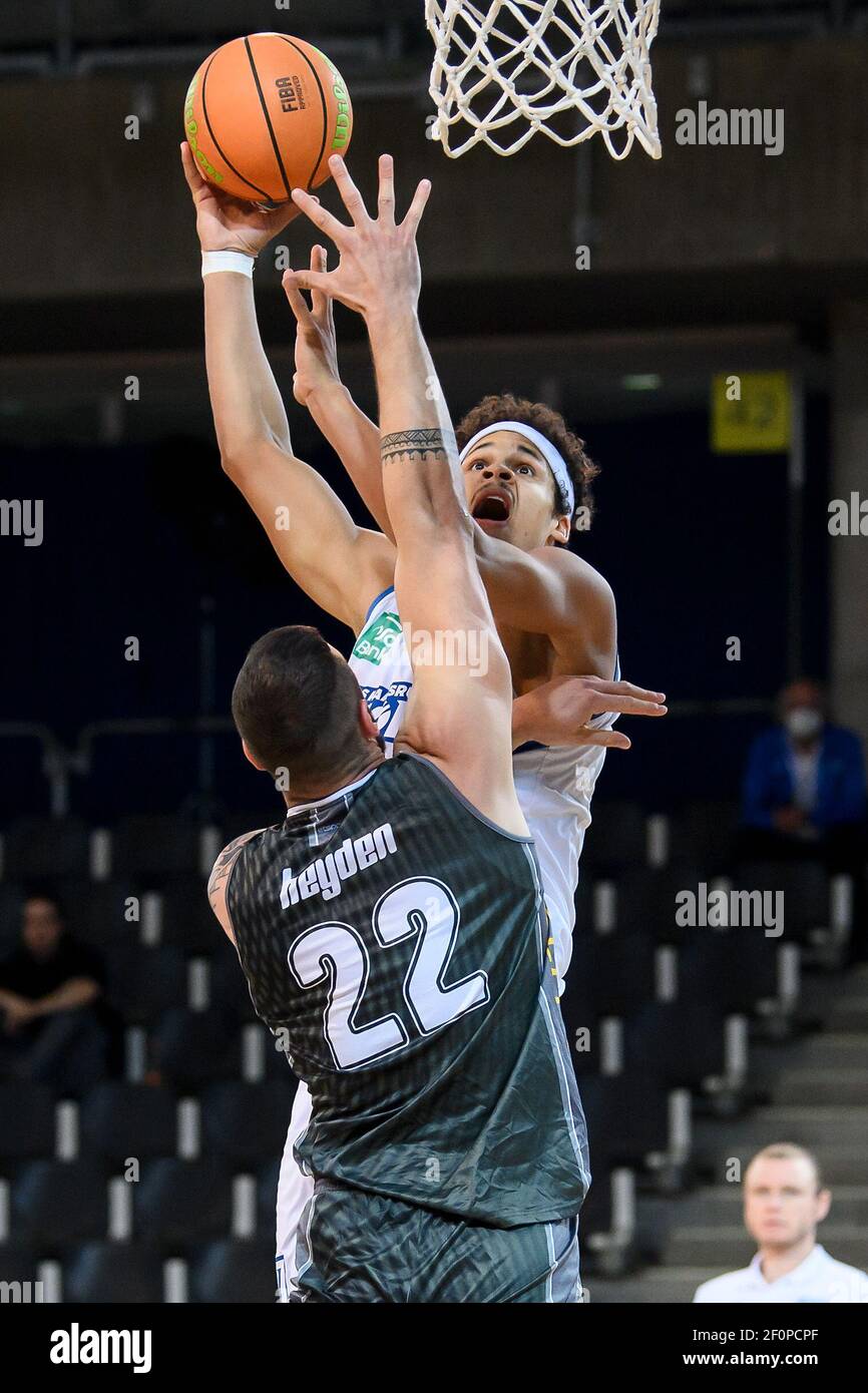 Maurice Marko Pluskota (Lions) in a duels with Phillipp Heyden ...