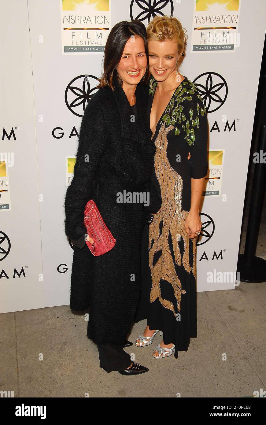 28 April 2006 - Santa Monica, California - Anna Getty and Amy Smart ...