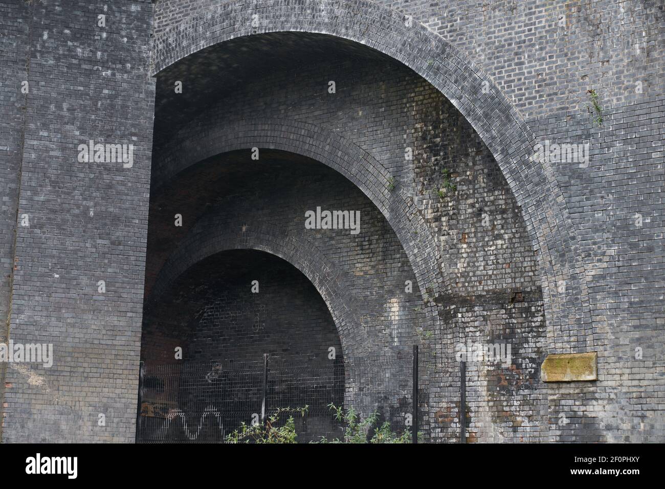 Victorian archway hi-res stock photography and images - Alamy