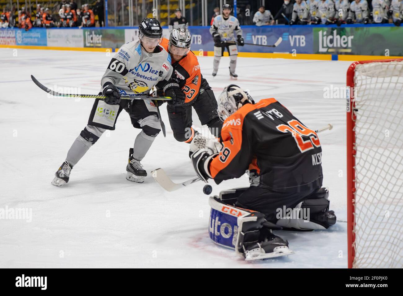 Push hockey hi-res stock photography and images - Alamy