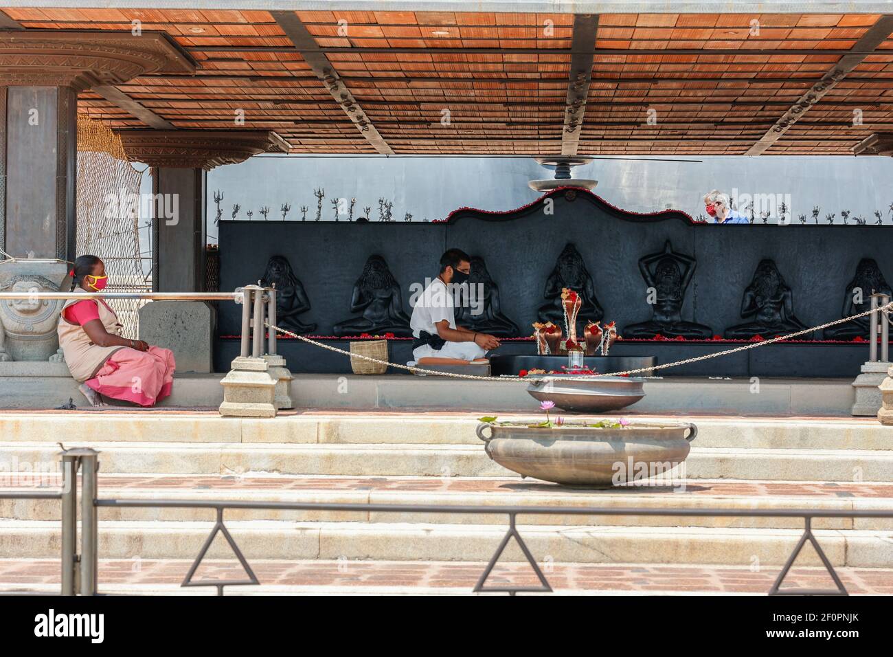 Yogeshwar linga hi-res stock photography and images - Alamy