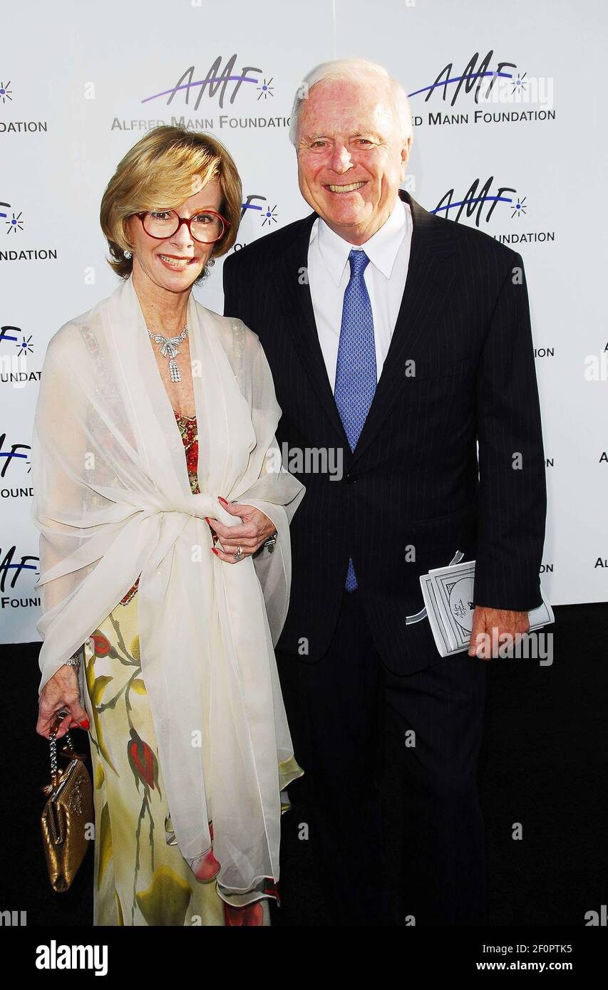 Richard Riordan and Nancy Daly Riordan. 3rd Annual Alfred Mann ...