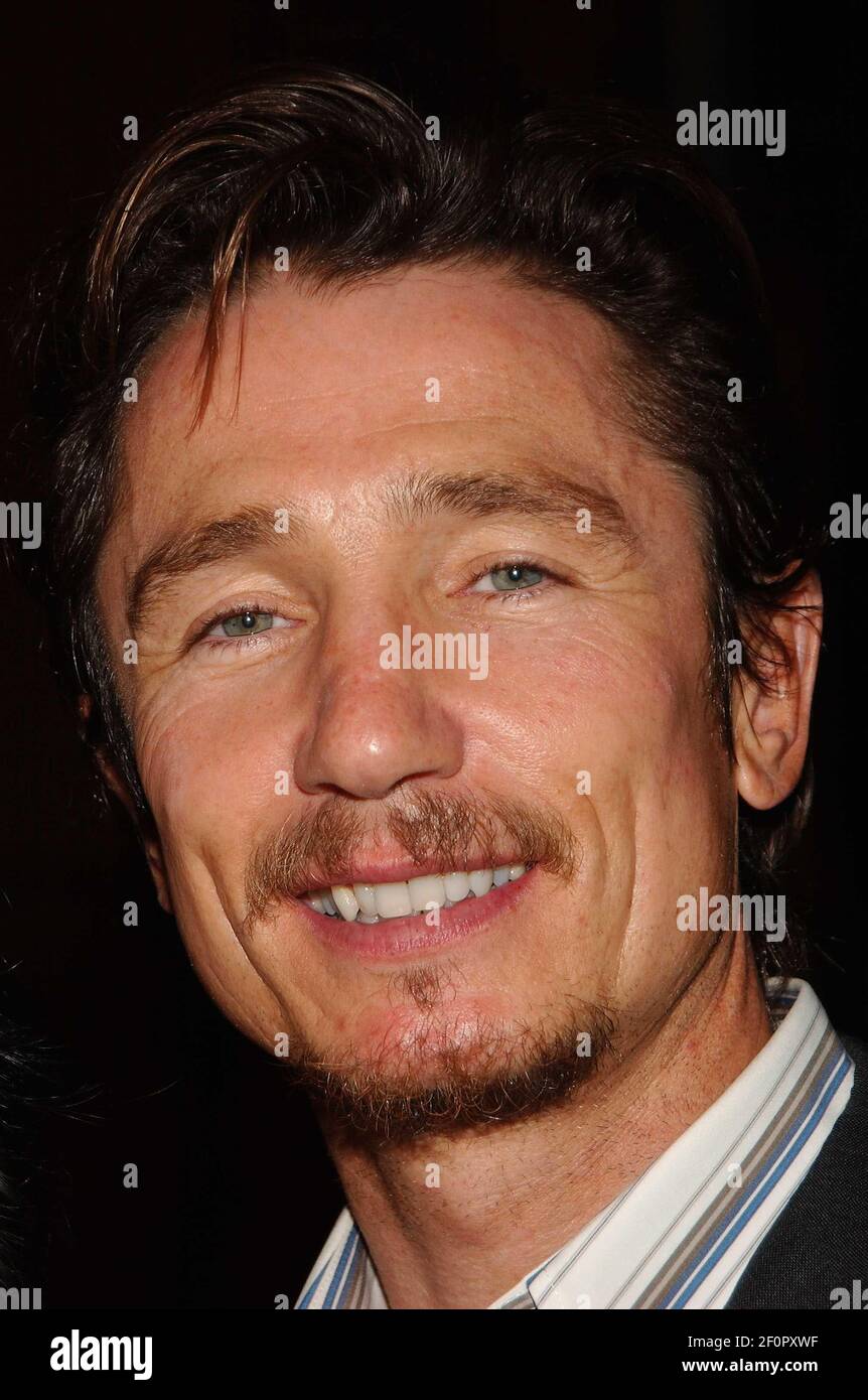 Dominic keating hi-res stock photography and images - Alamy