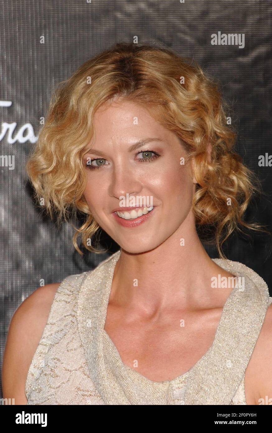 Jenna Elfman. Rodeo Drive Walk Of Style Awards - Arrivals. 8 October ...