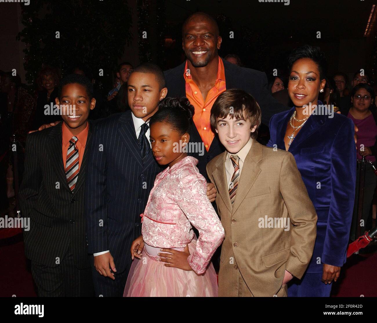 Tyler james williams and vincent martella hi-res stock photography and ...